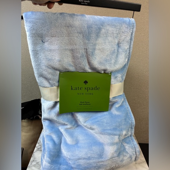 kate spade | Bedding | Kate Spade Plush Fleece Throw In Light Blue ...